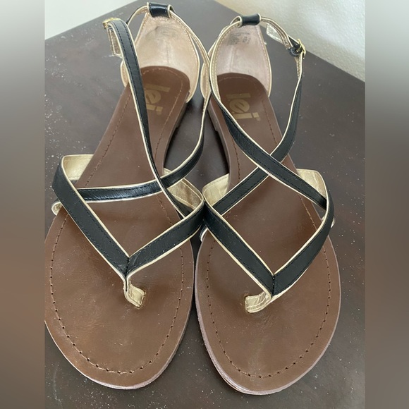 lei | Shoes | Lei Black Gold Sandals Size 1 | Poshmark